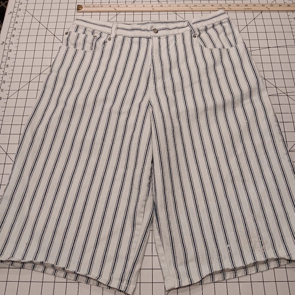 Tag Rag | Shorts | Vintage Tag Rag Long Shorts 36 White W Pinstripes ...